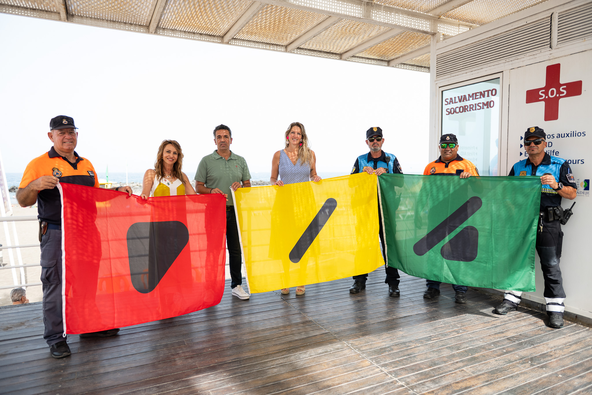 Adeje iza las nuevas banderas inclusivas en sus playas para…